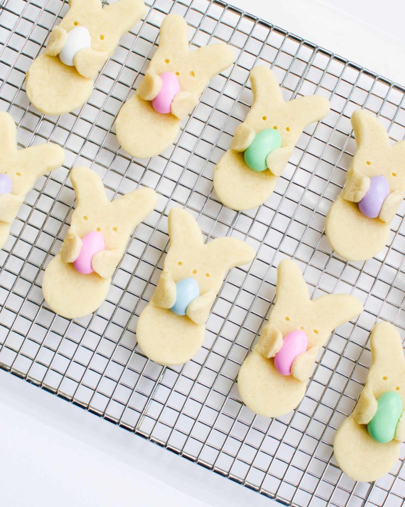 Adorable Easter Bunny "Hug" Cookies - Fun Loving Families