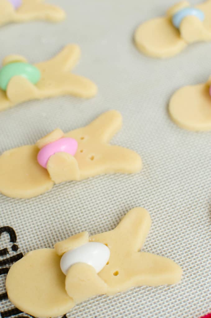 Adorable Easter Bunny "Hug" Cookies - Fun Loving Families